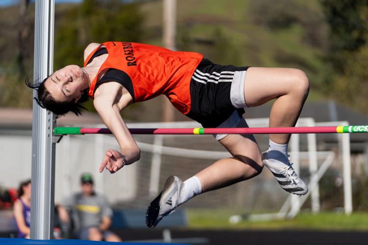 Roseburg track and field preview: Young Indians show potential early on ...