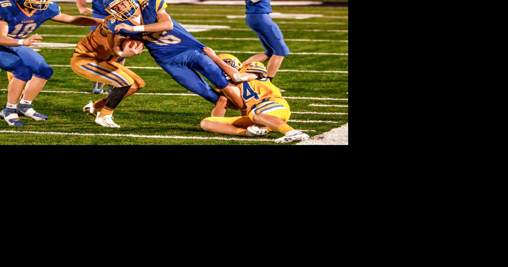 Oakland advances to 2A football semifinals with 32-18 win over Gervais ...