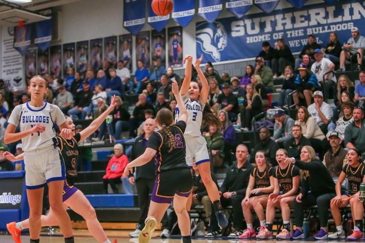 Prep Girls Basketball: Sutherlin pulls out 31-29 win over Cascade ...