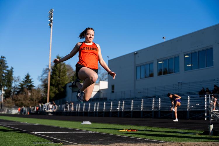 Roseburg track and field preview: Young Indians show potential early on ...