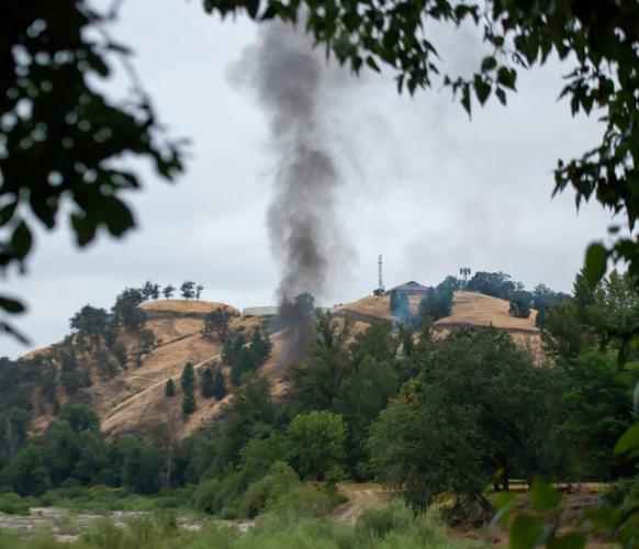 Reservoir Hill fire casts pall of smoke over Roseburg | Public Safety ...