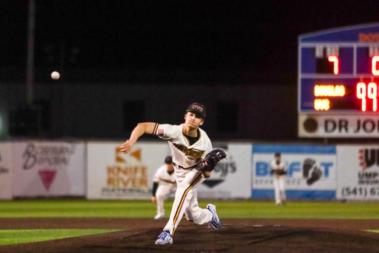 Umpqua Valley Christian baseball team rounding into form near midway ...
