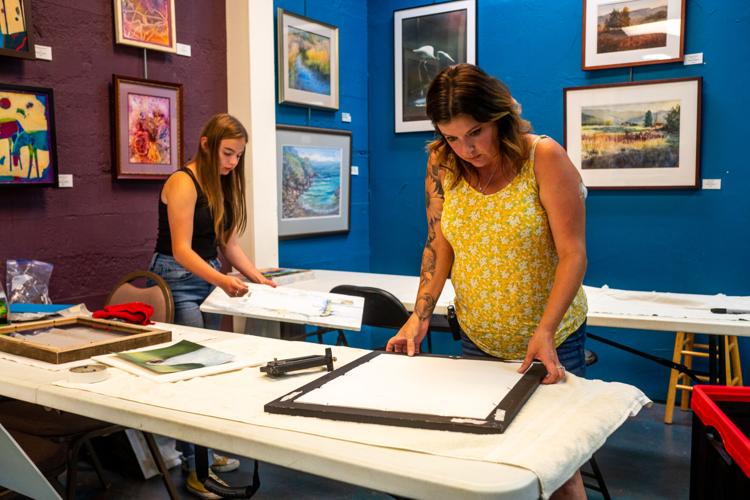 Award-winning artist mentors young painters | Local News | nrtoday.com
