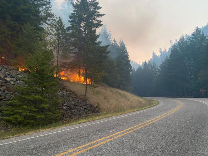 Jack Fire poses imminent risk, Dry Creek residents urged to evacuate ...