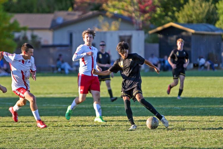 Prep Boys Soccer: South Umpqua's Esterbrook, Alcaraz named SD4 Co ...