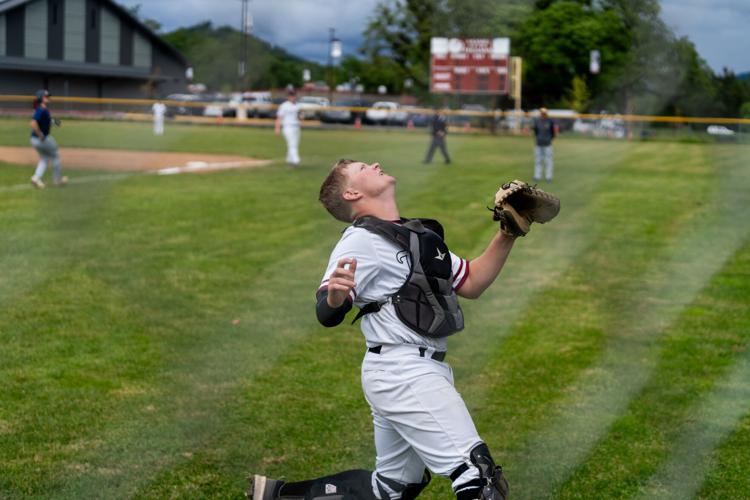 Douglas stays atop Far West with sweep of Lakeview in doubleheader ...