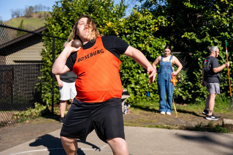 Roseburg track and field preview: Young Indians show potential early on ...