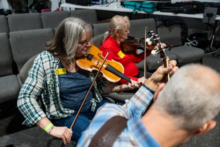 Jammin' out at the Oregon Oldtime Fiddlers' convention | News | nrtoday.com