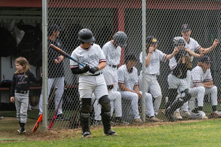 Douglas stays atop Far West with sweep of Lakeview in doubleheader ...