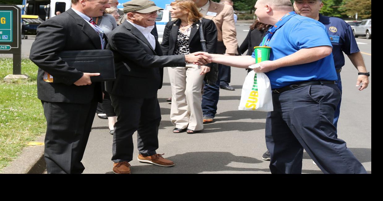 DeFazio tours Roseburg Veterans Affairs Medical Center | Veterans ...