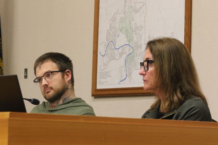 Roseburg City Council passes sanctuary law compliance ordinance ...