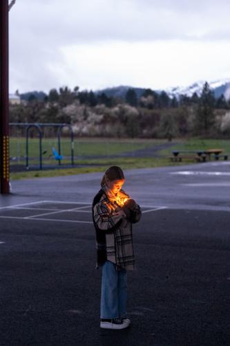 Glide mourns kindergarten teacher during candlelight vigil | News ...