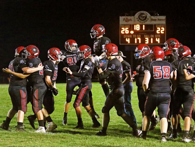 Late turnover helps Douglas hold on to beat Sutherlin, 26-22 | Prep ...