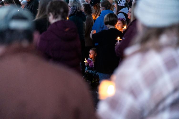 Glide mourns kindergarten teacher during candlelight vigil | News ...