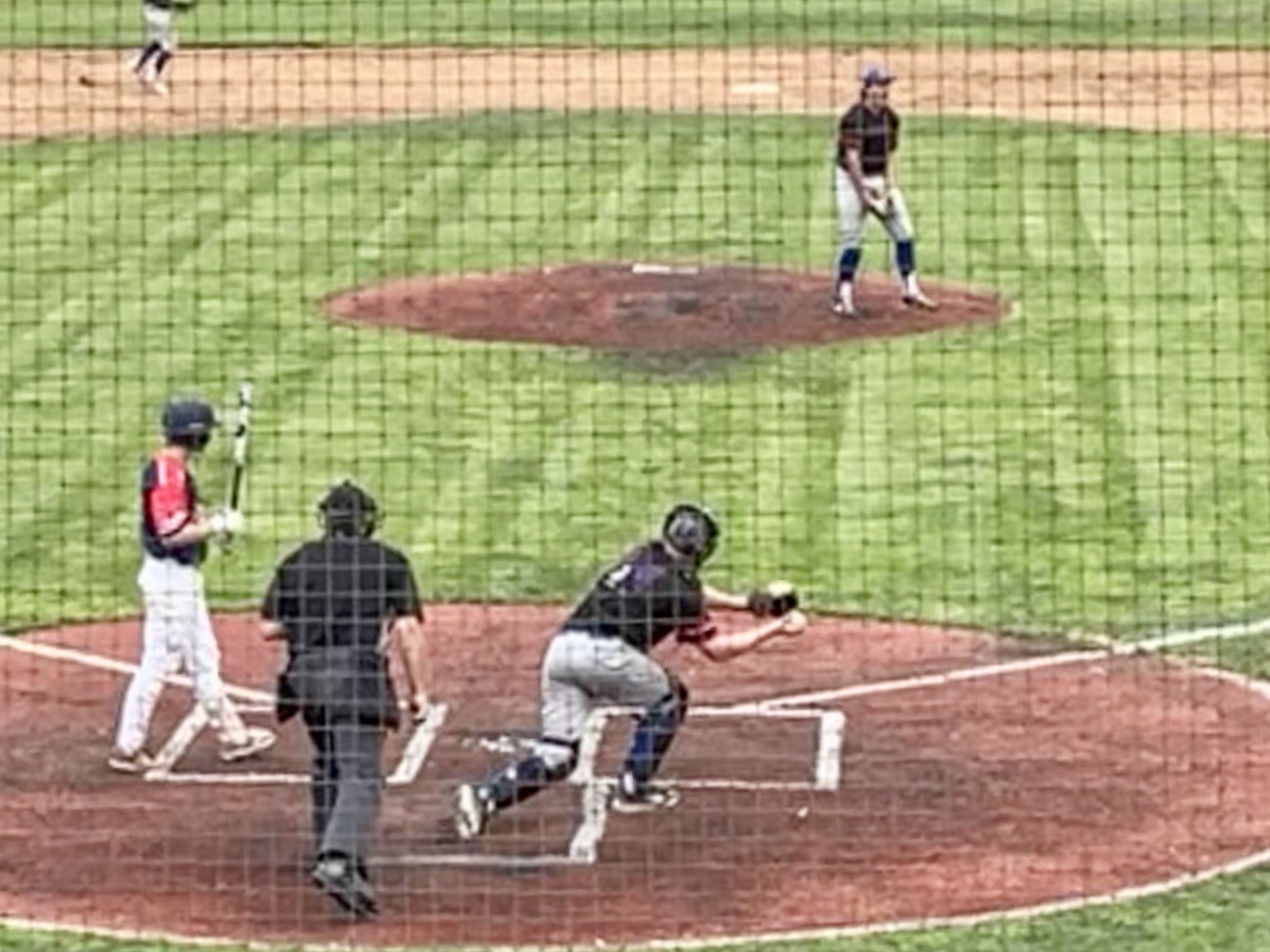 Late rally sends Docs to 9-8 win over Grants Pass, on to Day 4 at state ...