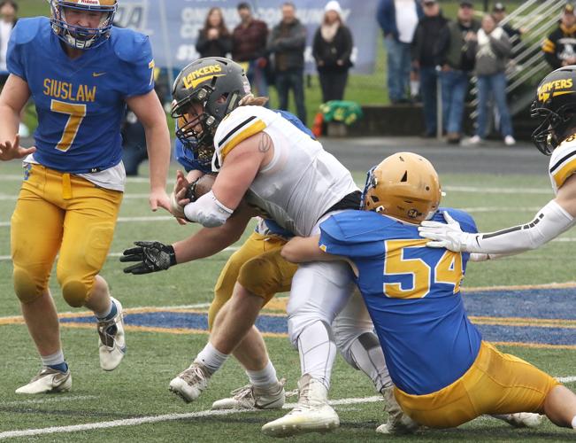 Images from South Umpqua versus Siuslaw in Class 3A football ...