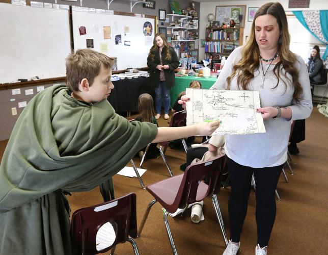 Hobbits, elves, Gandalf, Roac the raven and Beorn finish their journey ...