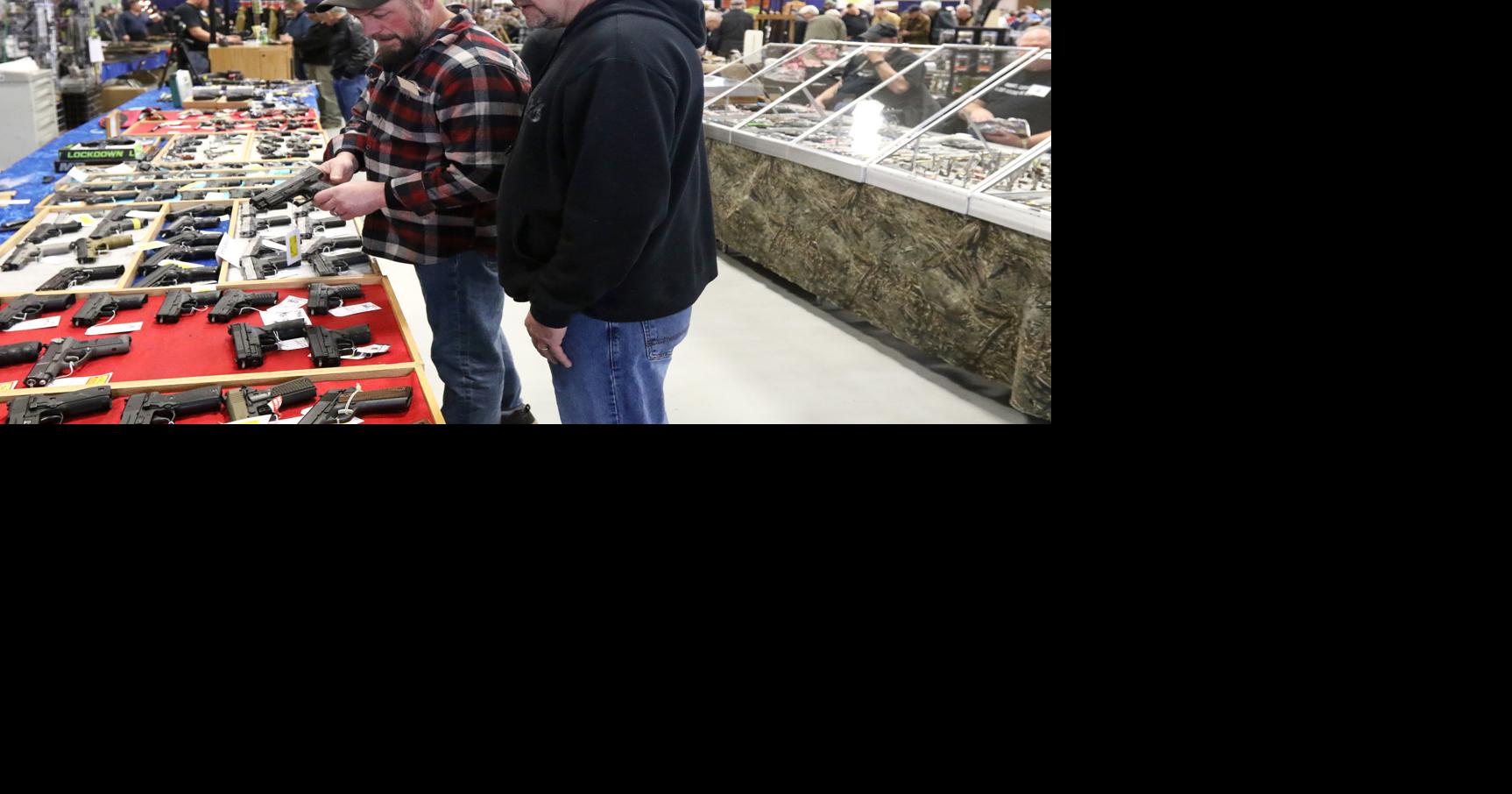 Knife and Gun Show brings crowds despite threats of snow | Local Biz ...