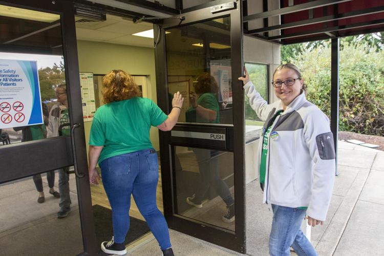 CHI Mercy Medical Center nurses continue months long contract ...