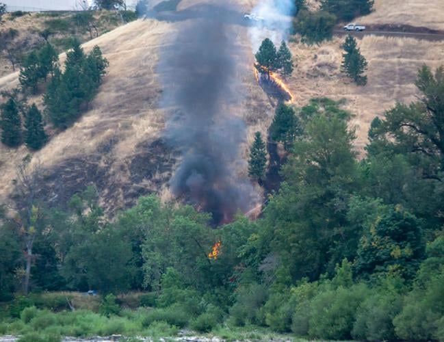 Reservoir Hill fire casts pall of smoke over Roseburg | Public Safety ...