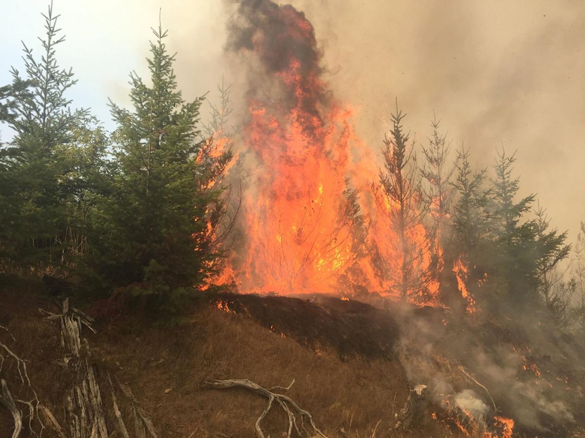 Smoke fills valley as wildfires rage throughout Southwest Oregon ...