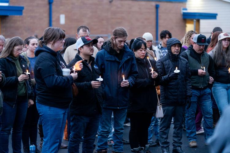 Glide mourns kindergarten teacher during candlelight vigil | News ...
