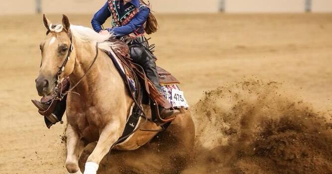 Myrtle Creek girl reigns at reining | Outdoors | nrtoday.com