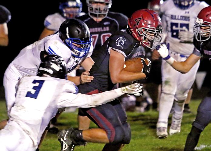 Late turnover helps Douglas hold on to beat Sutherlin, 26-22 | Prep ...