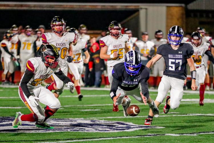 Winging it: North Valley runs through Sutherlin 35-0 in Class 3A ...