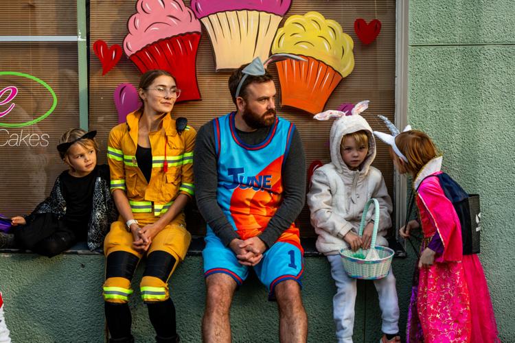 Neewollah: Halloween festive spirits fill the Roseburg streets | News ...