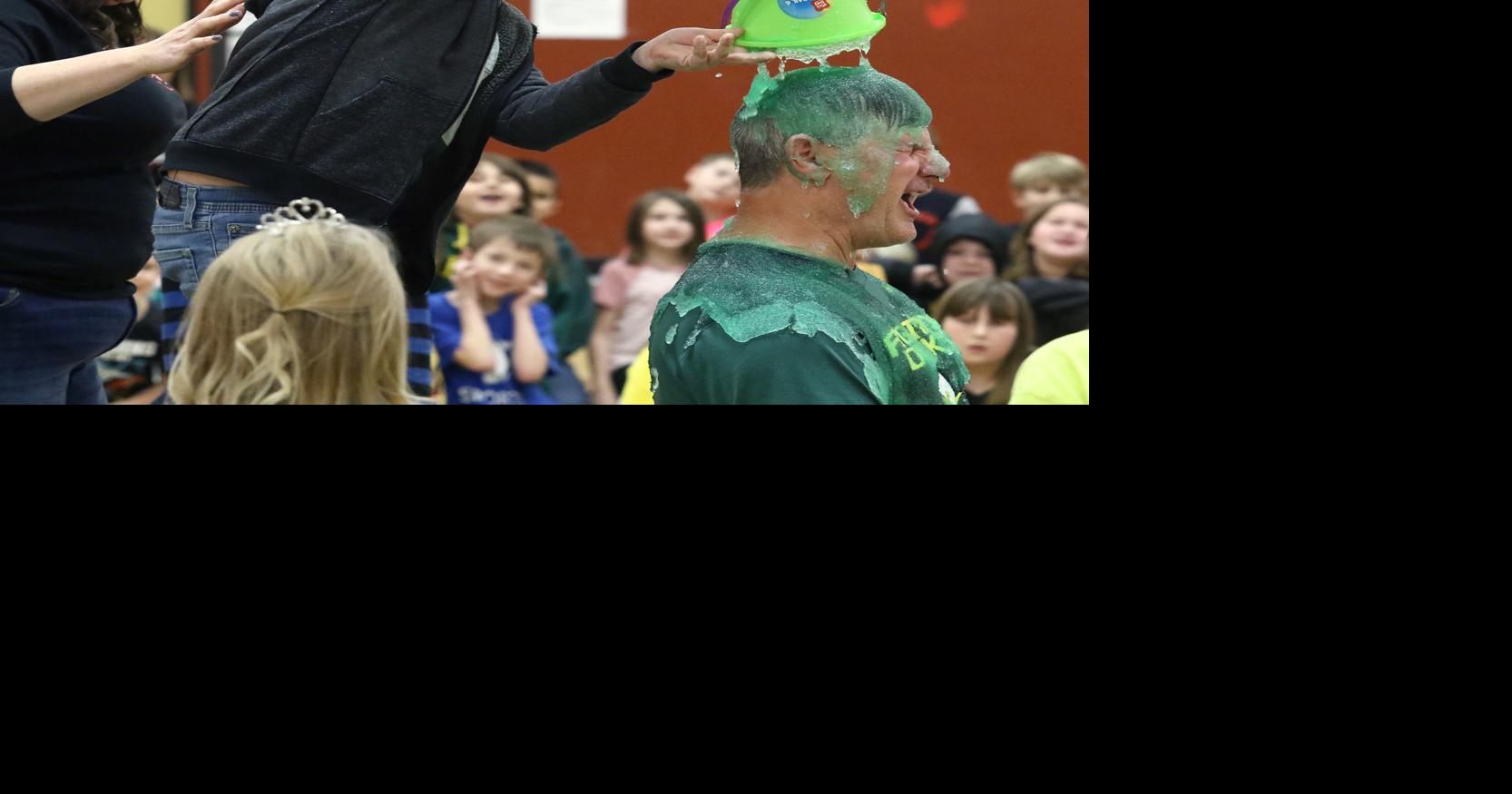 Sunnyslope School principal gets slimed | Education | nrtoday.com