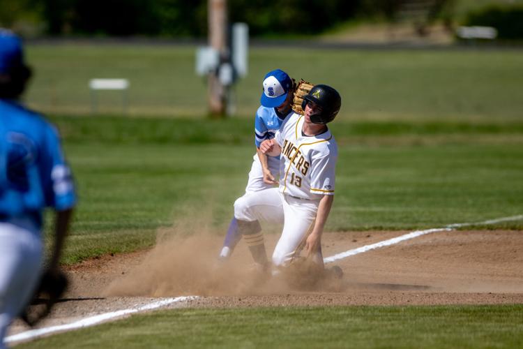 South Umpqua keeps share of first place in FWL with sweep of Sutherlin ...