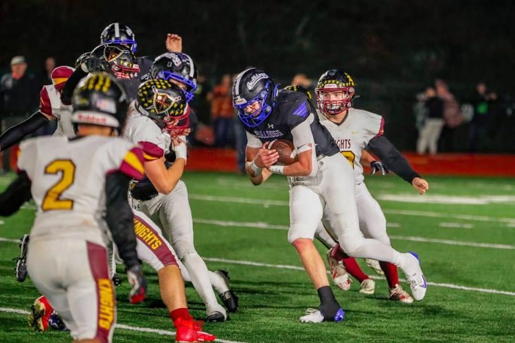 Winging it: North Valley runs through Sutherlin 35-0 in Class 3A ...