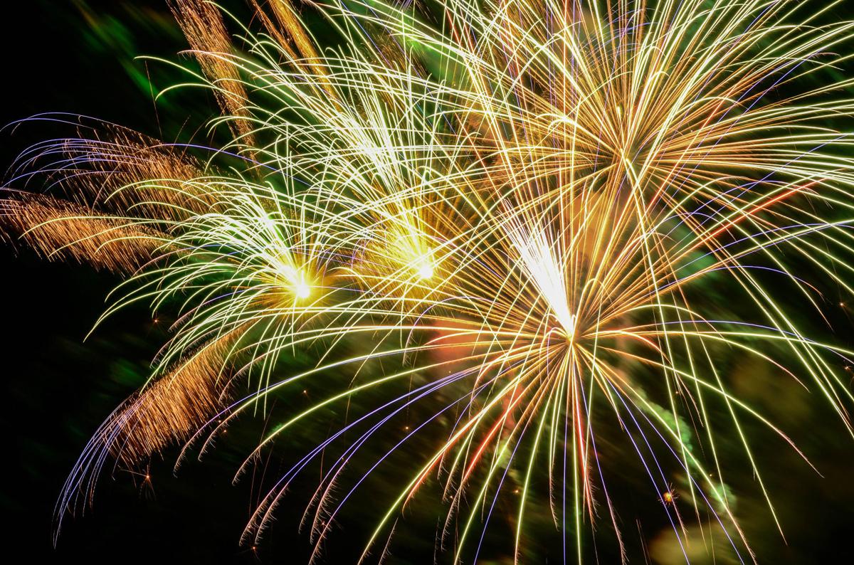 Pyrotechnician Bob Ferguson sets up Roseburg fireworks show | Local ...