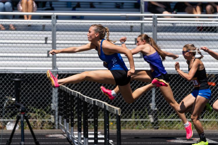 Roseburg finishes well on last day of SWC district track meet | Prep ...