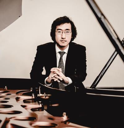 Sam Hong evokes complexity and "emotional suspension" on the piano ...