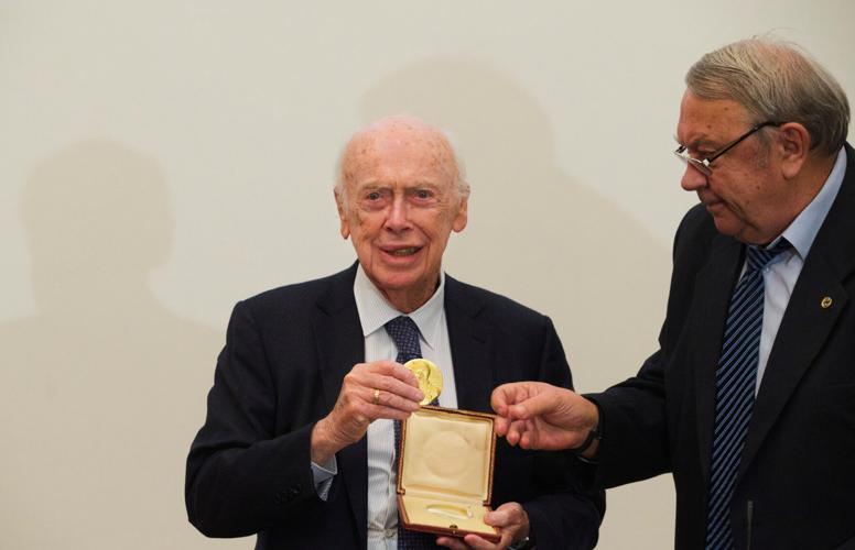 James Watson, co-discoverer of the double-helix shape of DNA, has died at age 97 | Associated ...
