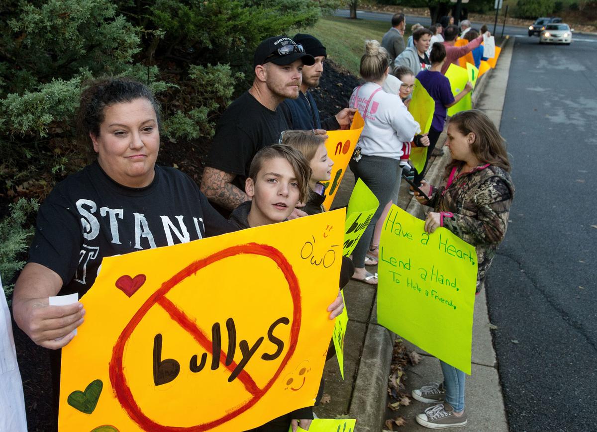 Parents protest bullying at middle school | Nvdaily | nvdaily.com