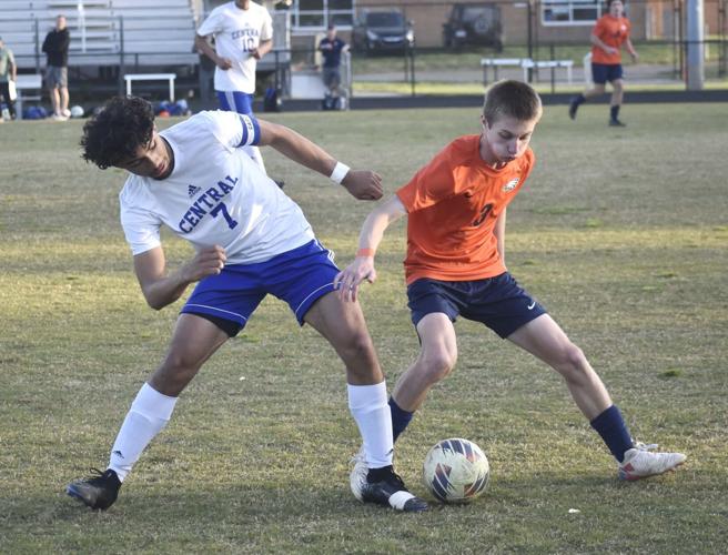 Clarke boys surge in second half to beat Central | Nvdaily | nvdaily.com
