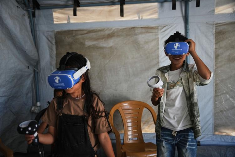 Photos of virtual reality sessions offering psychological support in ...