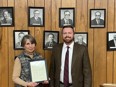 Woodstock Town Council passes resolution of respect for late mayor ...