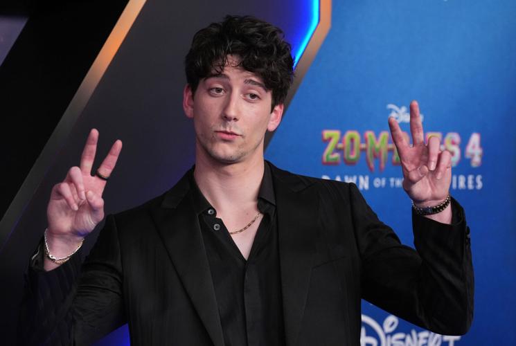 Live-action 'Tangled' will star Teagan Croft and Milo Manheim as ...