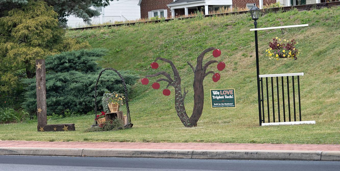 Triplett Tech students help create Mount Jackson LOVE sign | Nvdaily ...