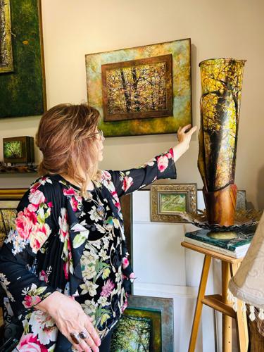 Woodland landscape painter finds inspiration among the trees | Nvdaily ...