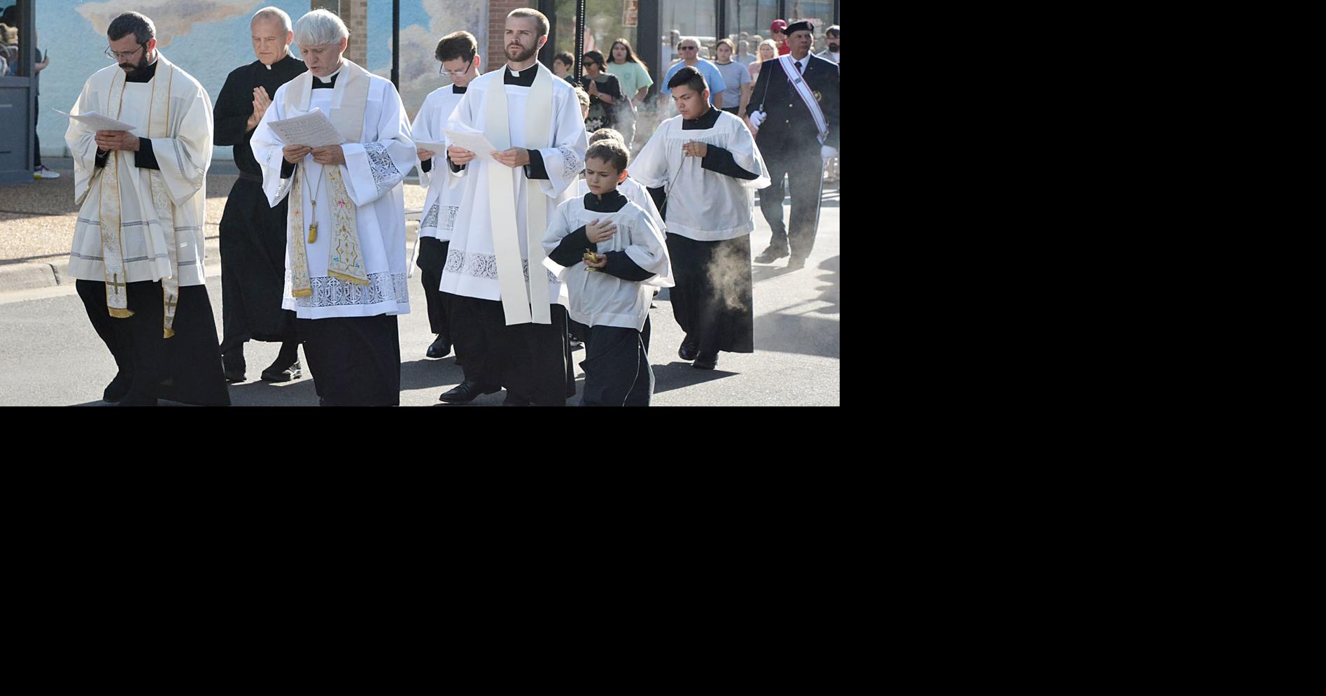 Eucharist Procession | Nvdaily | nvdaily.com