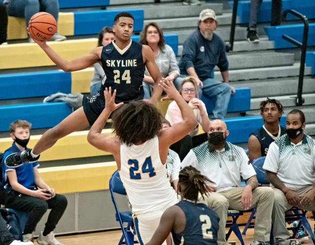 Falcons topple Hawks in early-season clash | Nvdaily | nvdaily.com