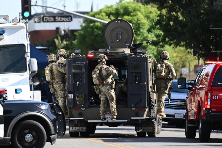 Police locked in negotiations with man in Bakersfield holding hostages ...