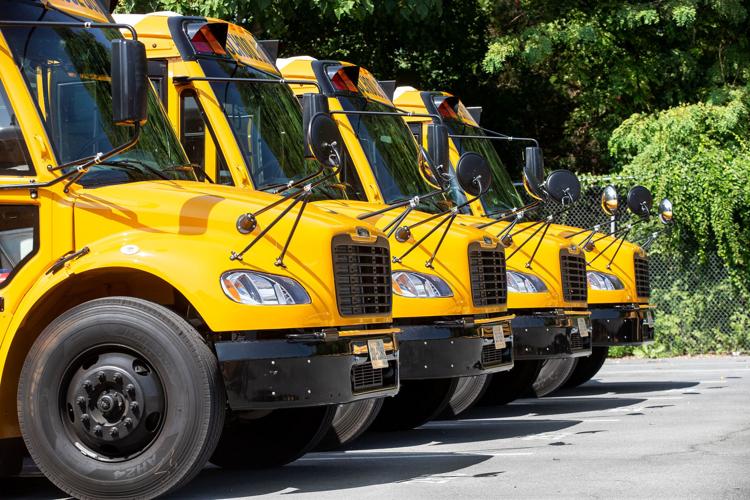 Warren County adds school buses, one with chairlift | Nvdaily | nvdaily.com