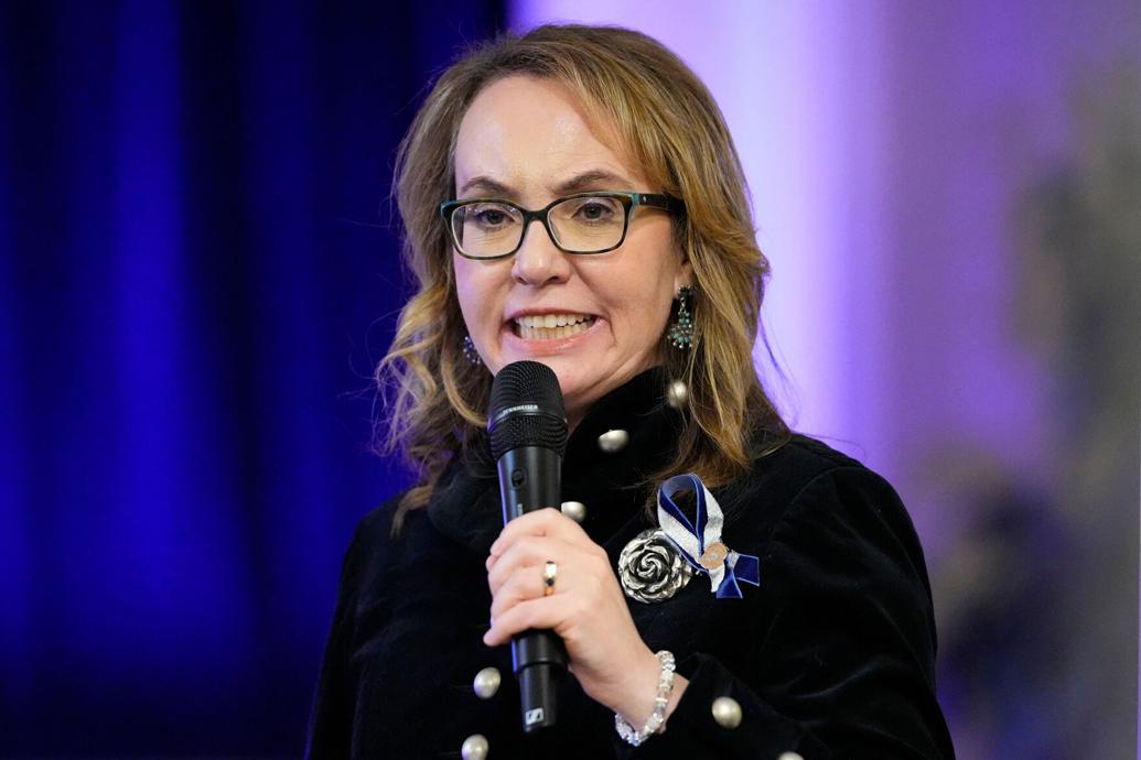 Former Rep. Gabby Giffords returns to House floor on 15th anniversary ...