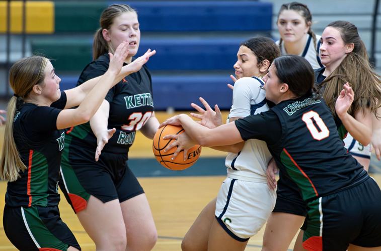 Hawks pull out district win over Kettle Run | Nvdaily | nvdaily.com